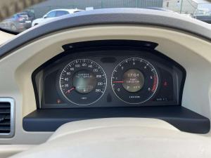 Black Volvo V70 2008 in Vilnius, with an engine capacity of 2.40 L and mileage of 338 thousand km for 2850 €, photo 19 on AUTOMOTO.COM.LV