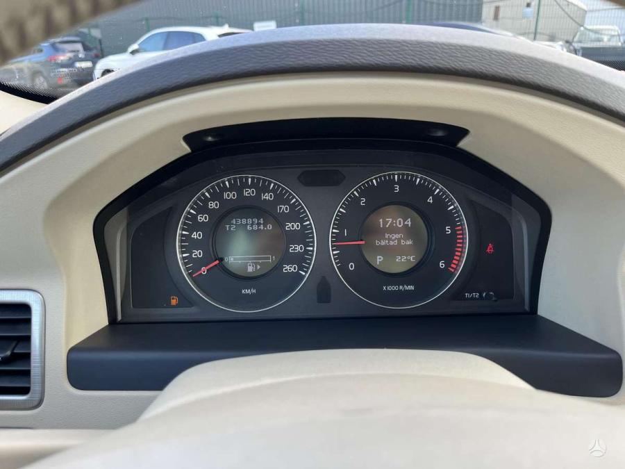 Black Volvo V70 2008 in Vilnius, with an engine capacity of 2.40 L and mileage of 338 thousand km for 2850 €, photo 19 on AUTOMOTO.COM.LV