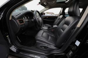Black Volvo V70 2008 in Jelgava, with an engine capacity of 2.40 L and mileage of 284 thousand km for 5650 €, photo 8 on AUTOMOTO.COM.LV