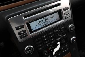 Black Volvo V70 2008 in Jelgava, with an engine capacity of 2.40 L and mileage of 284 thousand km for 5650 €, photo 16 on AUTOMOTO.COM.LV