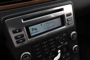 Black Volvo V70 2008 in Jelgava, with an engine capacity of 2.40 L and mileage of 284 thousand km for 5650 €, photo 18 on AUTOMOTO.COM.LV