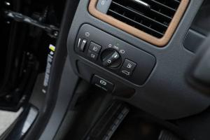 Black Volvo V70 2008 in Jelgava, with an engine capacity of 2.40 L and mileage of 284 thousand km for 5650 €, photo 23 on AUTOMOTO.COM.LV