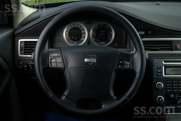Black Volvo V70 2008 in Jelgava, with an engine capacity of 2.40 L and mileage of 400 thousand km for 2400 €, photo 10 on AUTOMOTO.COM.LV