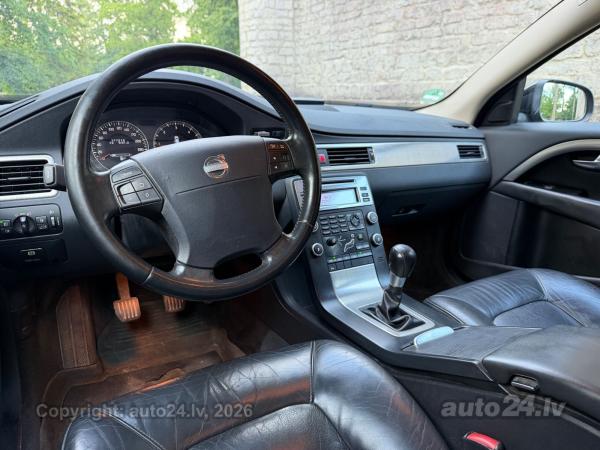 Melns Volvo V70 2008 Tallina, ar dzinēja tilpumu 2.00 L un nobraukumu 377 tūkst. km par 3800 €, foto 10 vietnē AUTOMOTO.COM.LV