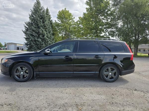 Black Volvo V70 2008 in Klaipeda, with an engine capacity of 2.50 L and mileage of 366 thousand km for 3000 €, photo 4 on AUTOMOTO.COM.LV