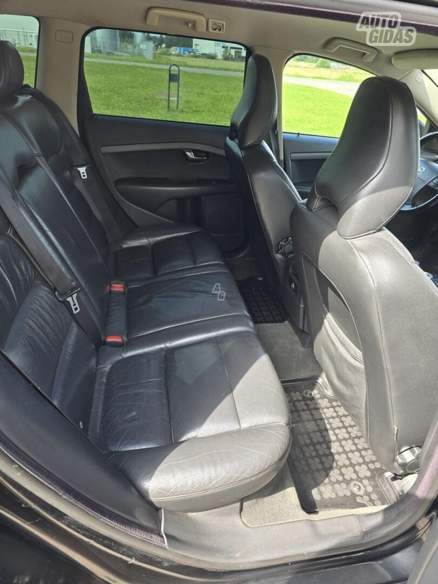 Melns Volvo V70 2008 Klaipėda, ar dzinēja tilpumu 2.50 L un nobraukumu 366 tūkst. km par 3000 €, foto 10 vietnē AUTOMOTO.COM.LV