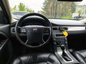 Black Volvo V70 2008 in Vilnius, with an engine capacity of 2.40 L and mileage of 400 thousand km for 2100 €, photo 8 on AUTOMOTO.COM.LV