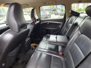 Black Volvo V70 2008 in Vilnius, with an engine capacity of 2.40 L and mileage of 400 thousand km for 2100 €, photo 9 on AUTOMOTO.COM.LV