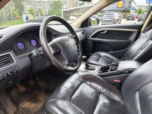 Black Volvo V70 2008 in Vilnius, with an engine capacity of 2.40 L and mileage of 400 thousand km for 2100 €, photo 10 on AUTOMOTO.COM.LV