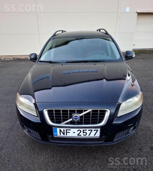 Вольво В70 2008 в Айзкраукле на AUTOMOTO.COM.LV Черный Вольво В70 2008 в Айзкраукле, объемом двигателя 2.00 л и пробегом 380 тыс. км за 2000 €, фото 1 на AUTOMOTO.COM.LV