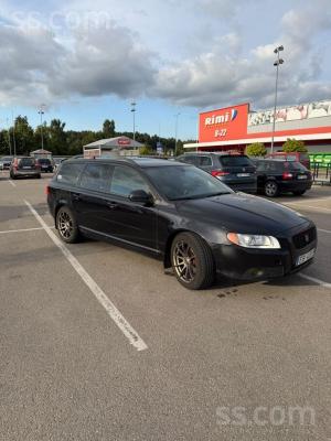 Black Volvo V70 2008 in Ogre, with an engine capacity of 2.40 L and mileage of 265 thousand km for 4301 €, photo  on AUTOMOTO.COM.LV
