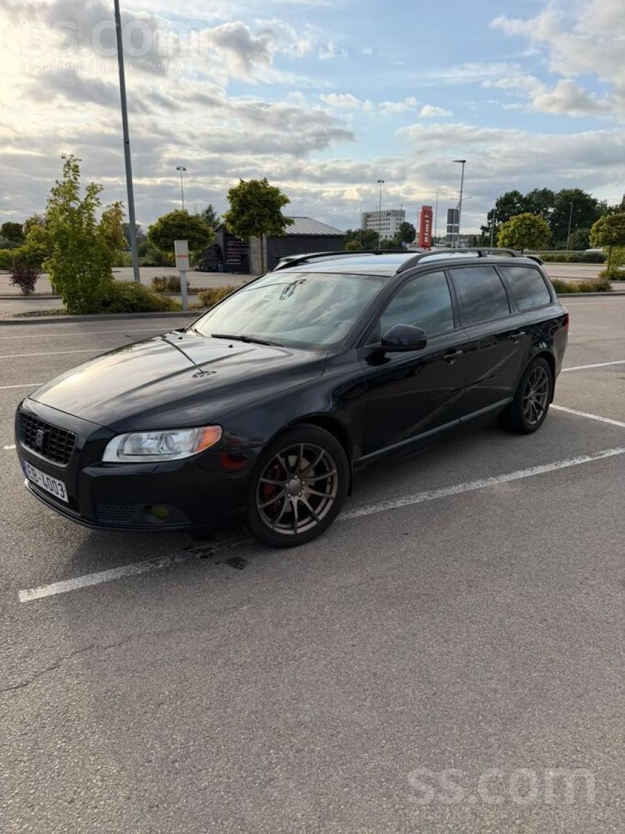 Melns Volvo V70 2008 Ogre, ar dzinēja tilpumu 2.40 L un nobraukumu 265 tūkst. km par 4301 €, foto 4 vietnē AUTOMOTO.COM.LV