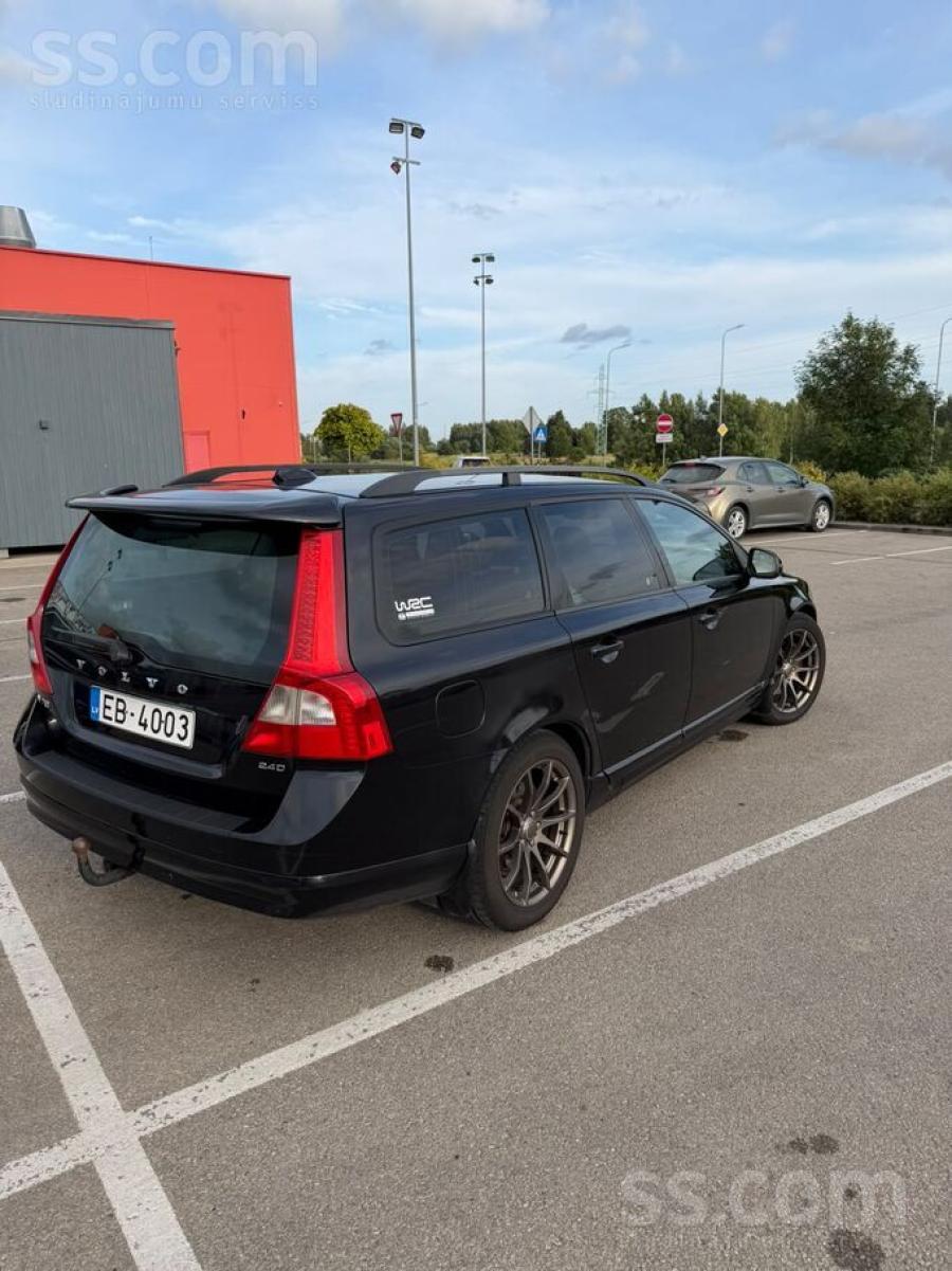 Melns Volvo V70 2008 Ogre, ar dzinēja tilpumu 2.40 L un nobraukumu 265 tūkst. km par 4301 €, foto 6 vietnē AUTOMOTO.COM.LV