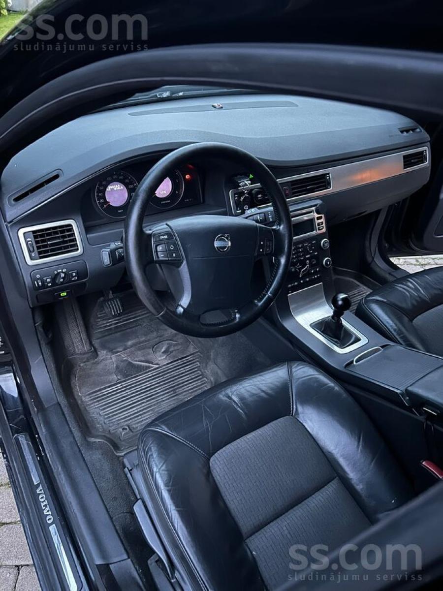 Melns Volvo V70 2008 Ogre, ar dzinēja tilpumu 2.40 L un nobraukumu 265 tūkst. km par 4301 €, foto 14 vietnē AUTOMOTO.COM.LV