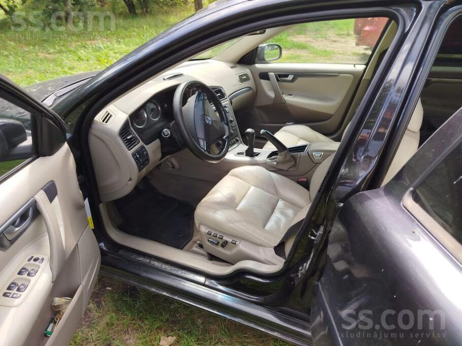Melns Volvo V70 2008 Daugavpils, ar dzinēja tilpumu 2.40 L un nobraukumu 316 tūkst. km par 1200 €, foto 3 vietnē AUTOMOTO.COM.LV