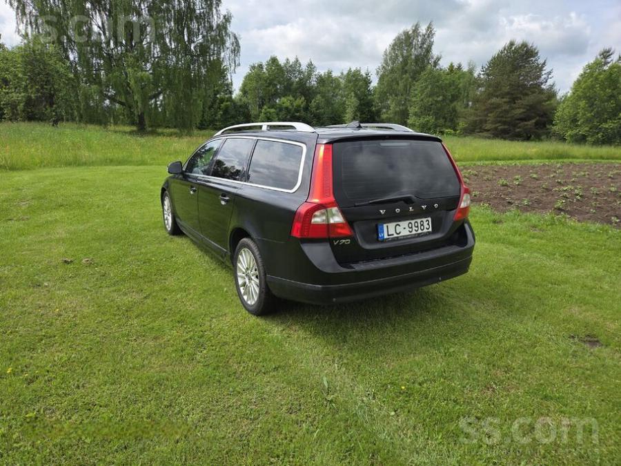 Melns Volvo V70 2008 Valmiera, ar dzinēja tilpumu 2.40 L un nobraukumu 342 tūkst. km par 3500 €, foto 5 vietnē AUTOMOTO.COM.LV