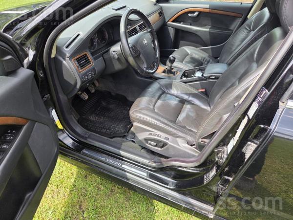 Black Volvo V70 2008 in Valmiera, with an engine capacity of 2.40 L and mileage of 342 thousand km for 3500 €, photo 5 on AUTOMOTO.COM.LV