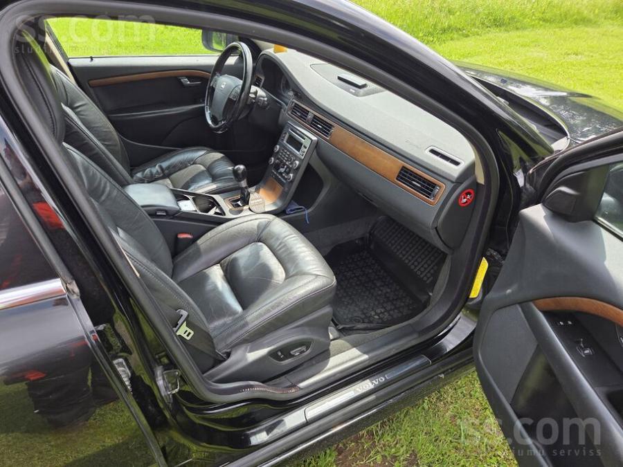 Melns Volvo V70 2008 Valmiera, ar dzinēja tilpumu 2.40 L un nobraukumu 342 tūkst. km par 3500 €, foto 7 vietnē AUTOMOTO.COM.LV