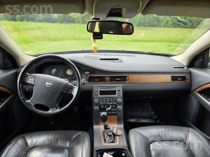 Melns Volvo V70 2008 Valmiera, ar dzinēja tilpumu 2.40 L un nobraukumu 342 tūkst. km par 3500 €, foto 8 vietnē AUTOMOTO.COM.LV