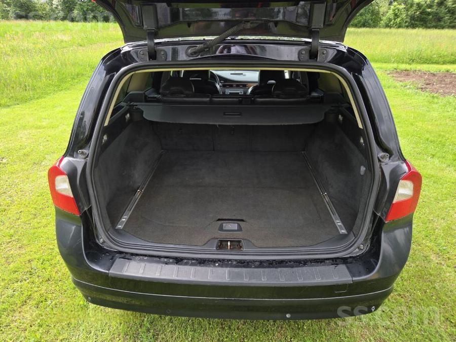 Melns Volvo V70 2008 Valmiera, ar dzinēja tilpumu 2.40 L un nobraukumu 342 tūkst. km par 3500 €, foto 10 vietnē AUTOMOTO.COM.LV