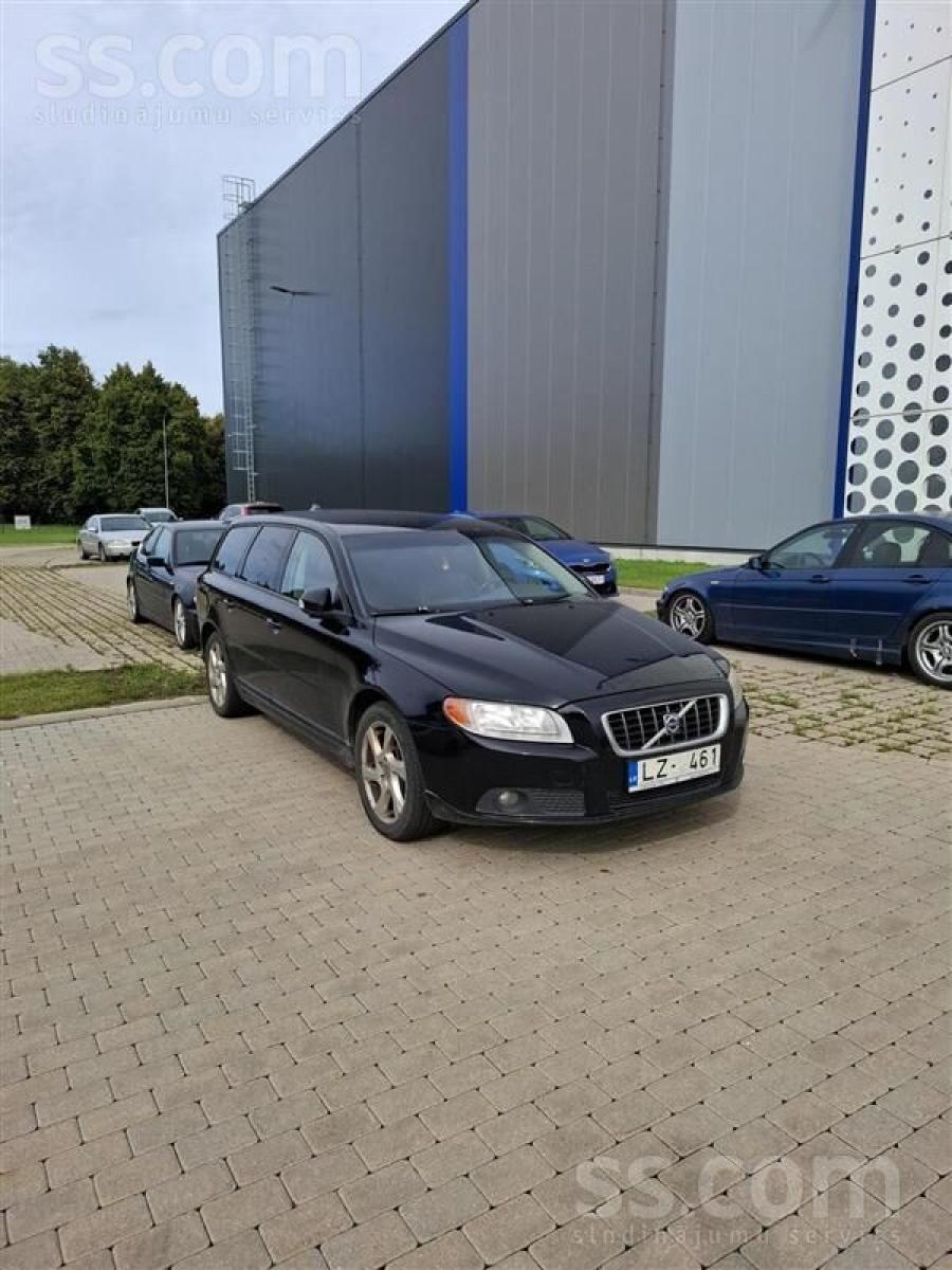Black Volvo V70 2008 in Riga, with an engine capacity of 2.40 L and mileage of 295 thousand km for 2050 €, photo 1 on AUTOMOTO.COM.LV