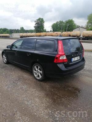Black Volvo V70 2008 in Riga, with an engine capacity of 2.40 L and mileage of 295 thousand km for 2050 €, photo 3 on AUTOMOTO.COM.LV