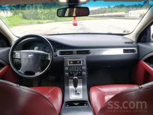 Black Volvo V70 2008 in Riga, with an engine capacity of 2.40 L and mileage of 295 thousand km for 2050 €, photo 5 on AUTOMOTO.COM.LV