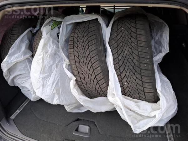 Melns Volvo V70 2008 Rīga, ar dzinēja tilpumu 2.40 L un nobraukumu 295 tūkst. km par 2050 €, foto 5 vietnē AUTOMOTO.COM.LV