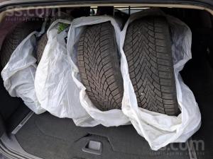 Black Volvo V70 2008 in Riga, with an engine capacity of 2.40 L and mileage of 295 thousand km for 2050 €, photo 6 on AUTOMOTO.COM.LV