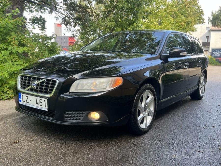 Melns Volvo V70 2008 Rīga, ar dzinēja tilpumu 2.40 L un nobraukumu 290 tūkst. km par 3100 €, foto 1 vietnē AUTOMOTO.COM.LV
