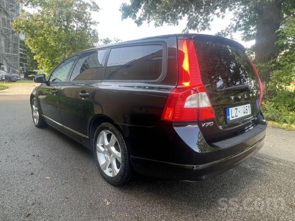 Black Volvo V70 2008 in Riga, with an engine capacity of 2.40 L and mileage of 290 thousand km for 3100 €, photo 6 on AUTOMOTO.COM.LV