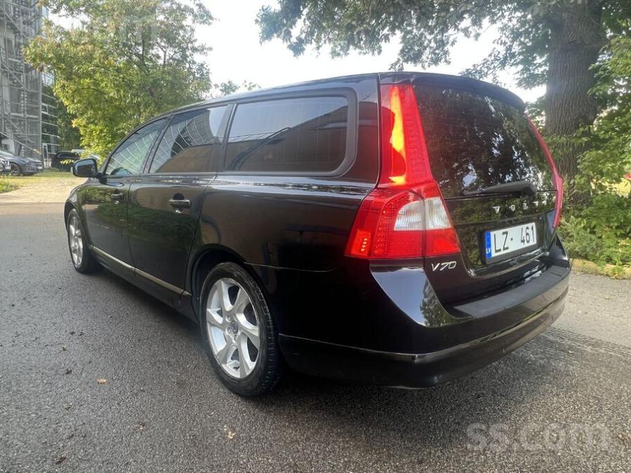Melns Volvo V70 2008 Rīga, ar dzinēja tilpumu 2.40 L un nobraukumu 290 tūkst. km par 3100 €, foto 6 vietnē AUTOMOTO.COM.LV