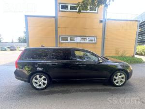 Melns Volvo V70 2008 Rīga, ar dzinēja tilpumu 2.40 L un nobraukumu 290 tūkst. km par 3100 €, foto 7 vietnē AUTOMOTO.COM.LV