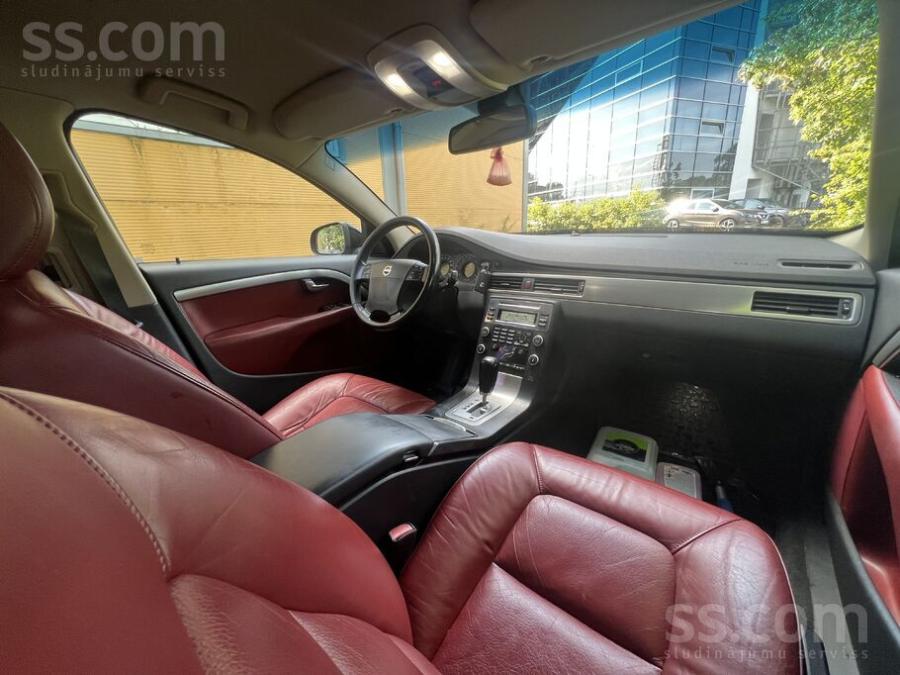 Melns Volvo V70 2008 Rīga, ar dzinēja tilpumu 2.40 L un nobraukumu 290 tūkst. km par 3100 €, foto 9 vietnē AUTOMOTO.COM.LV