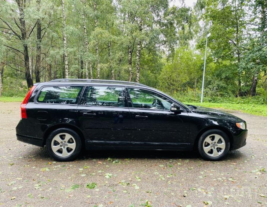 Черный Вольво В70 2008 в Рига, объемом двигателя 2.40 л и пробегом 0 тыс. км за 4690 €, фото 6 на AUTOMOTO.COM.LV