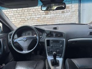 Black Volvo V70 2008 in Siauliai, with an engine capacity of 2.40 L and mileage of 478 thousand km for 980 €, photo 3 on AUTOMOTO.COM.LV