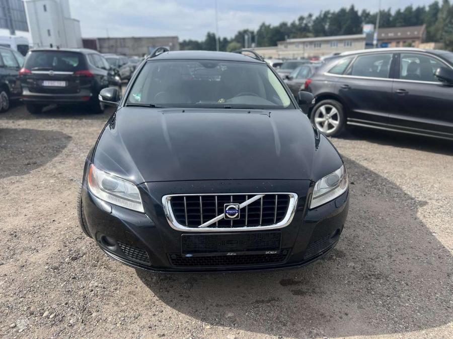 Melns Volvo V70 2008 Utena, ar dzinēja tilpumu 2.40 L un nobraukumu 352 tūkst. km par 4350 €, foto 3 vietnē AUTOMOTO.COM.LV