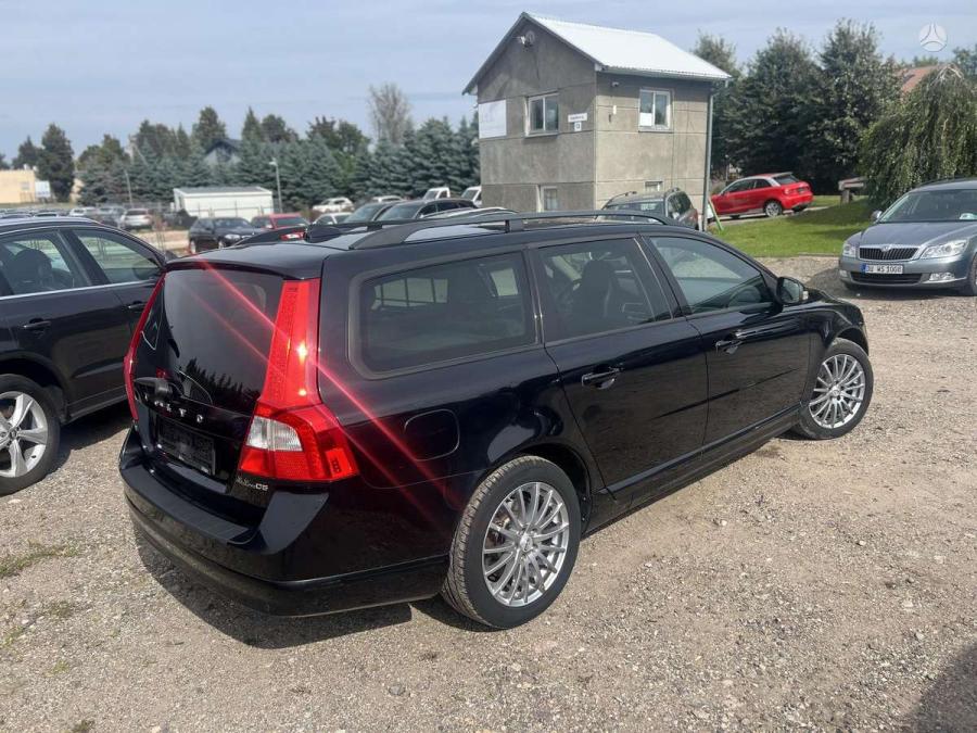 Melns Volvo V70 2008 Utena, ar dzinēja tilpumu 2.40 L un nobraukumu 352 tūkst. km par 4350 €, foto 7 vietnē AUTOMOTO.COM.LV