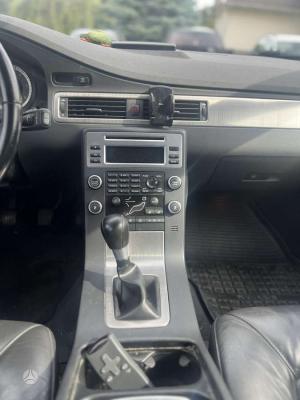 Melns Volvo V70 2008 Utena, ar dzinēja tilpumu 2.40 L un nobraukumu 352 tūkst. km par 4350 €, foto 12 vietnē AUTOMOTO.COM.LV