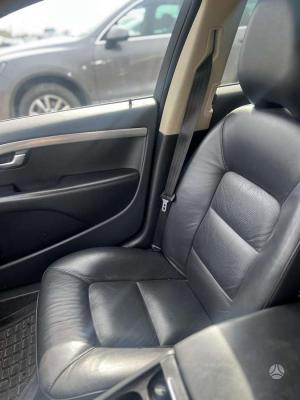 Melns Volvo V70 2008 Utena, ar dzinēja tilpumu 2.40 L un nobraukumu 352 tūkst. km par 4350 €, foto 14 vietnē AUTOMOTO.COM.LV
