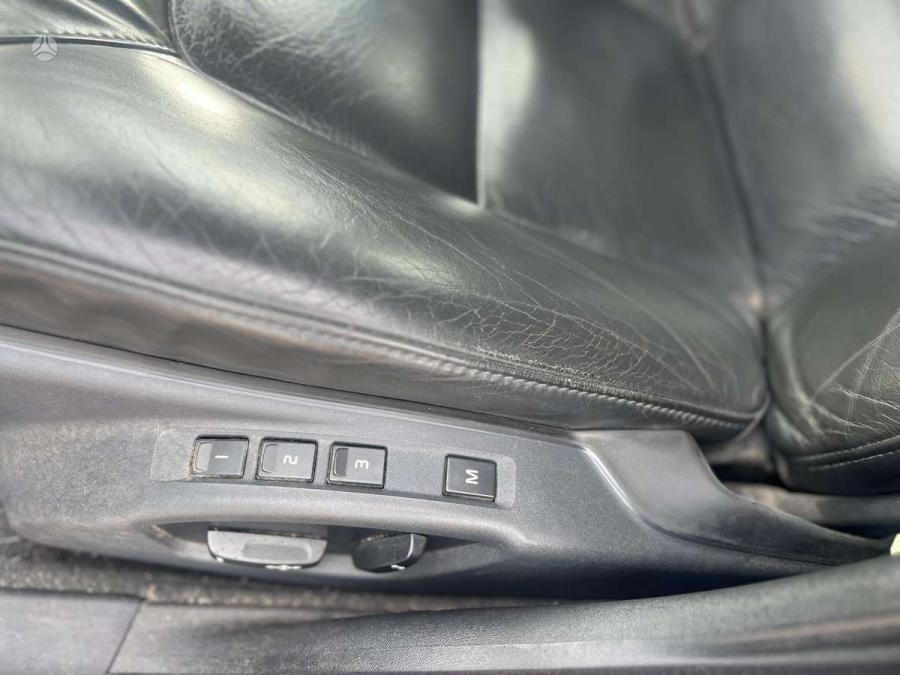 Melns Volvo V70 2008 Utena, ar dzinēja tilpumu 2.40 L un nobraukumu 352 tūkst. km par 4350 €, foto 17 vietnē AUTOMOTO.COM.LV