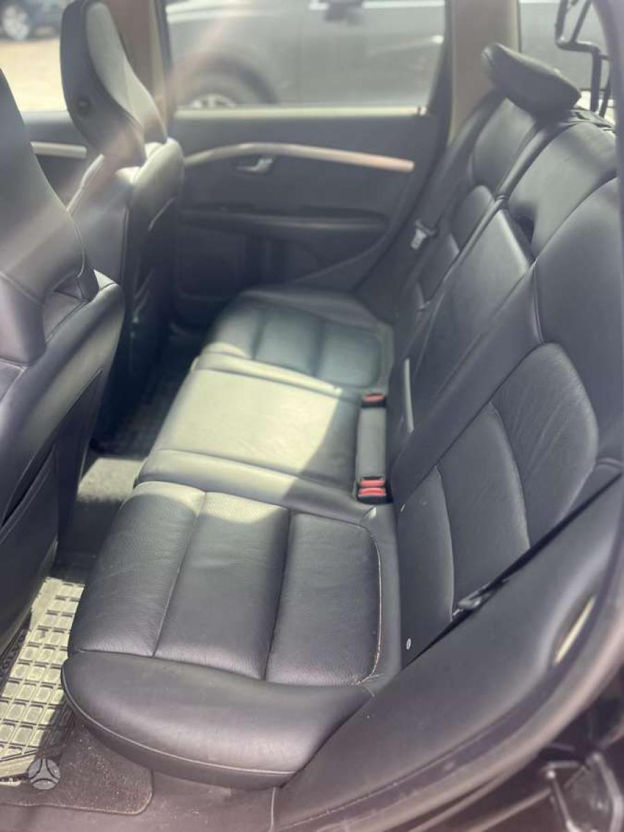 Melns Volvo V70 2008 Utena, ar dzinēja tilpumu 2.40 L un nobraukumu 352 tūkst. km par 4350 €, foto 19 vietnē AUTOMOTO.COM.LV