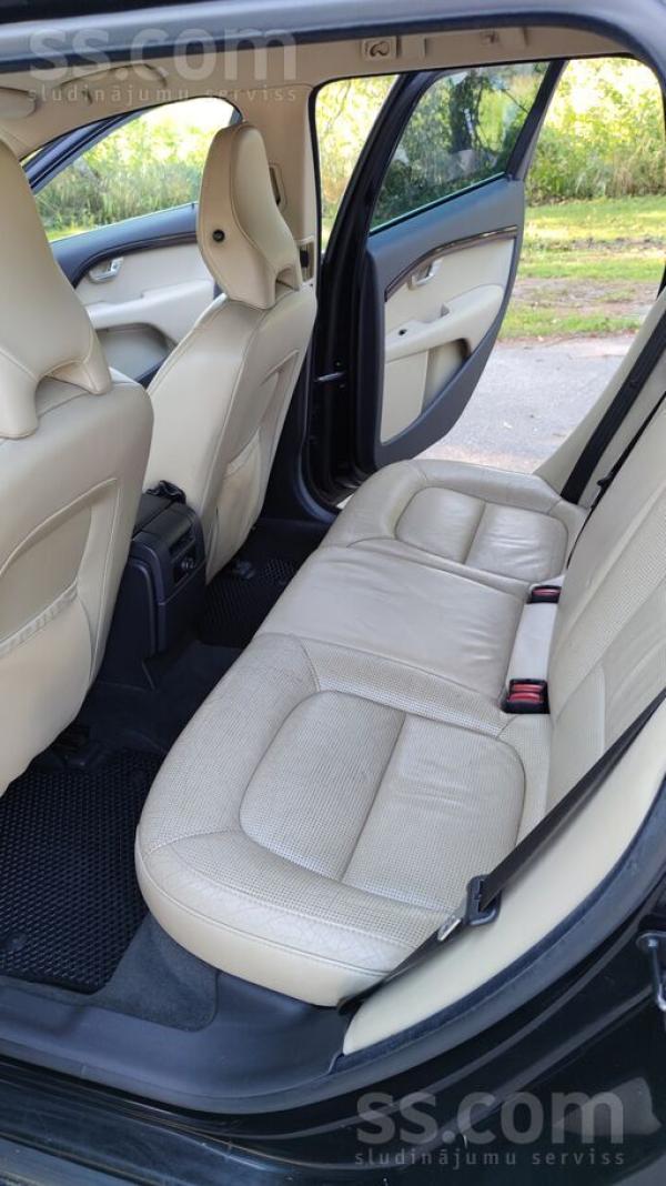 Black Volvo V70 2008 in Jurmala, with an engine capacity of 2.40 L and mileage of 320 thousand km for 4500 €, photo 5 on AUTOMOTO.COM.LV