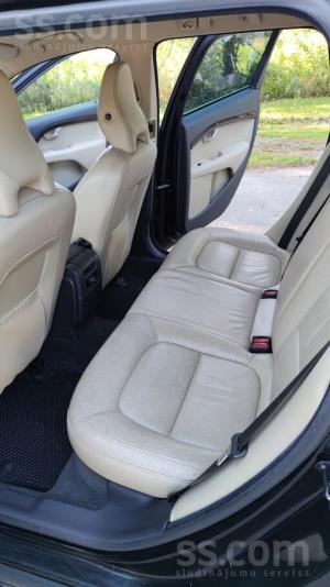 Black Volvo V70 2008 in Jurmala, with an engine capacity of 2.40 L and mileage of 320 thousand km for 4500 €, photo 5 on AUTOMOTO.COM.LV