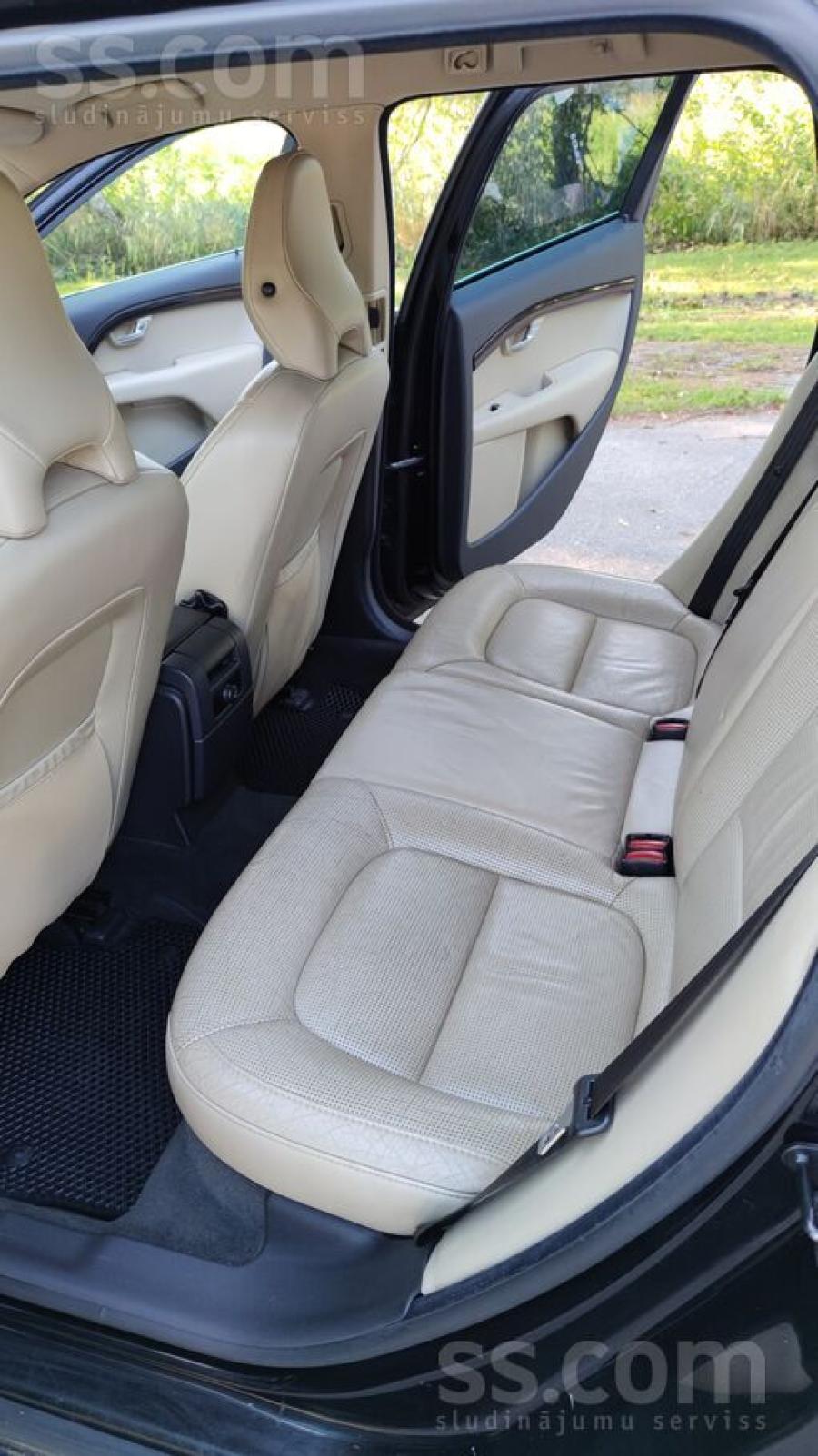 Black Volvo V70 2008 in Jurmala, with an engine capacity of 2.40 L and mileage of 320 thousand km for 4500 €, photo 5 on AUTOMOTO.COM.LV