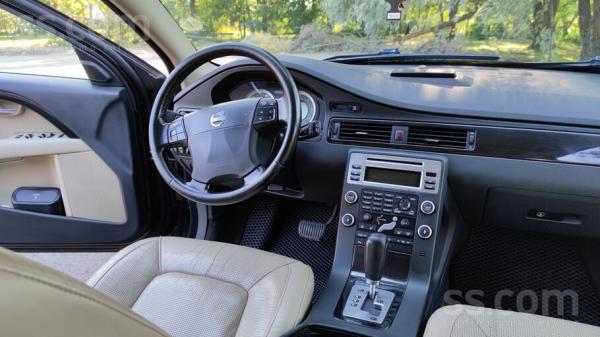 Black Volvo V70 2008 in Jurmala, with an engine capacity of 2.40 L and mileage of 320 thousand km for 4500 €, photo 9 on AUTOMOTO.COM.LV