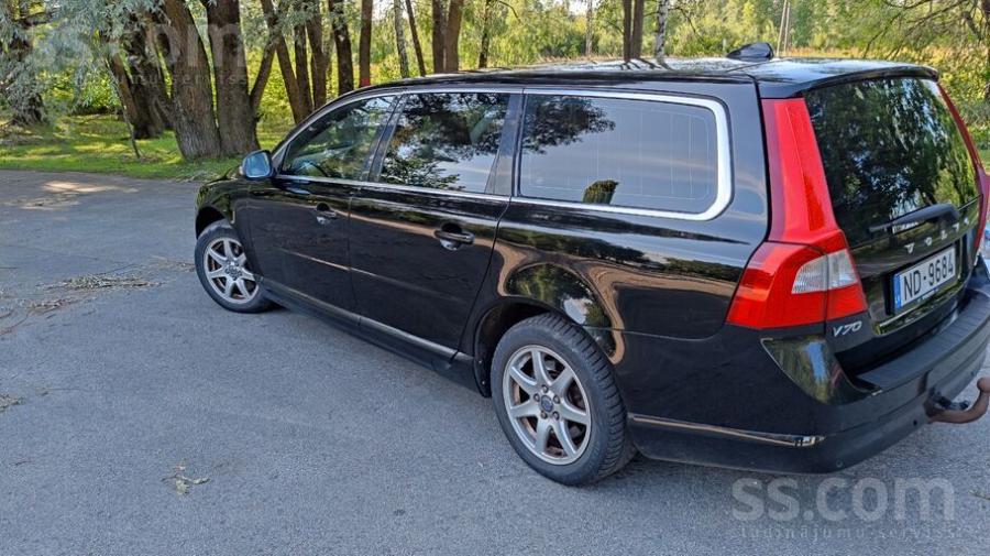 Black Volvo V70 2008 in Jurmala, with an engine capacity of 2.40 L and mileage of 320 thousand km for 4500 €, photo 12 on AUTOMOTO.COM.LV