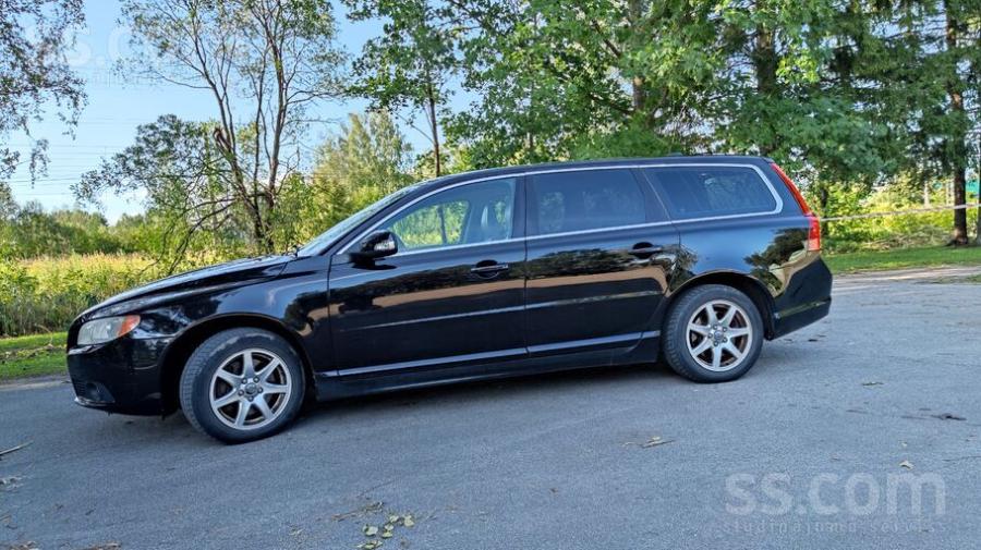 Black Volvo V70 2008 in Jurmala, with an engine capacity of 2.40 L and mileage of 320 thousand km for 4500 €, photo 16 on AUTOMOTO.COM.LV