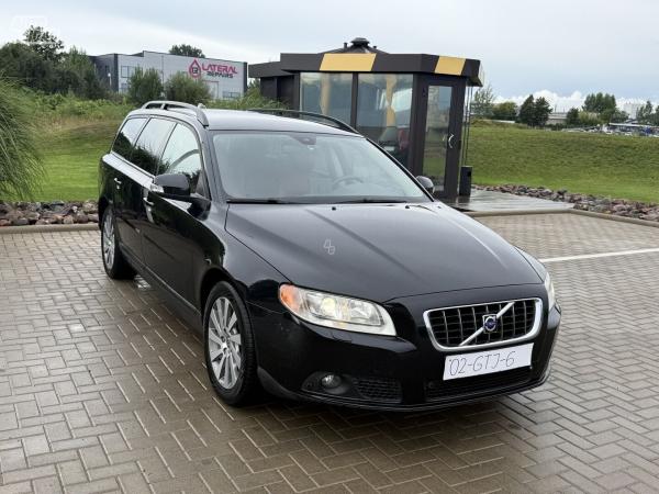 Черный Вольво В70 2008 в Таураге, объемом двигателя 2.40 л и пробегом 287 тыс. км за 3700 €, фото 1 на AUTOMOTO.COM.LV