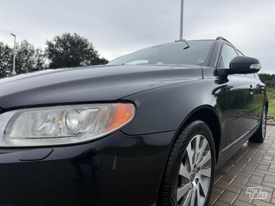 Black Volvo V70 2008 in Taurage, with an engine capacity of 2.40 L and mileage of 287 thousand km for 3700 €, photo 9 on AUTOMOTO.COM.LV